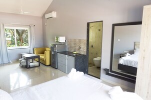 Quarto casal standard | Cortinas blackout, Wi-Fi de cortesia, roupa de cama
