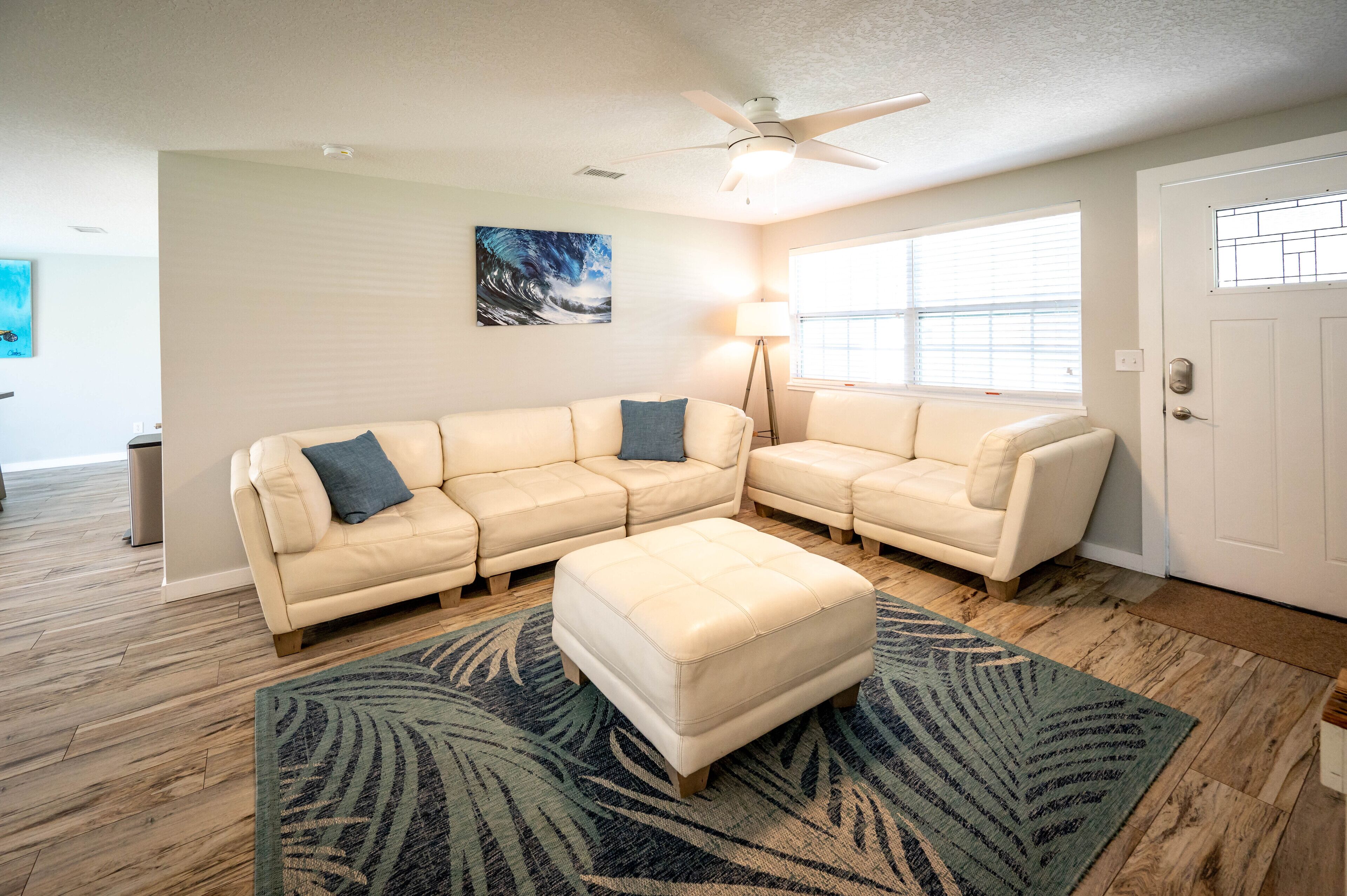 Beach House Getaway-5 Mins From The Beach - Jacksonville Beach, FL