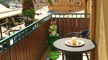 Apartamento, 2 quartos, varanda | Varanda