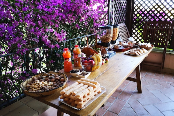 Pequeno-almoço tipo buffet diário incluído