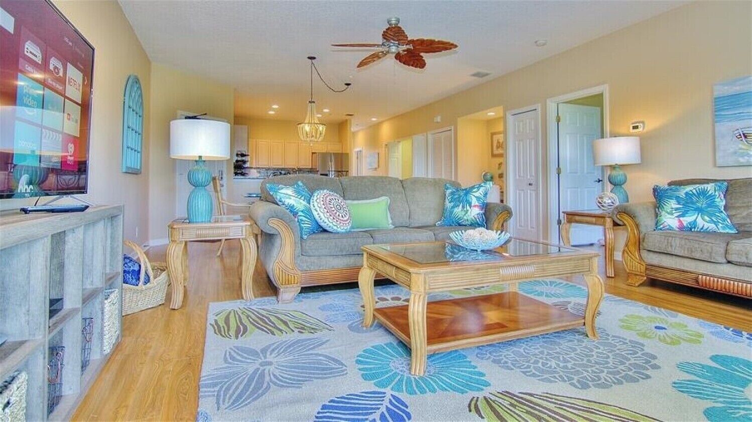 Fabulous, Updated Condo. Lush Views And Abundant Amenities Right By The Beach!! - Indian Shores, FL