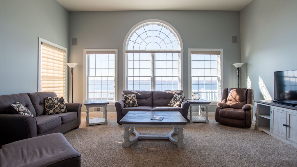 Gracie's Place: Vistas Panorâmicas Do Pôr Do Sol No Lago Seneca! - Geneva, NY