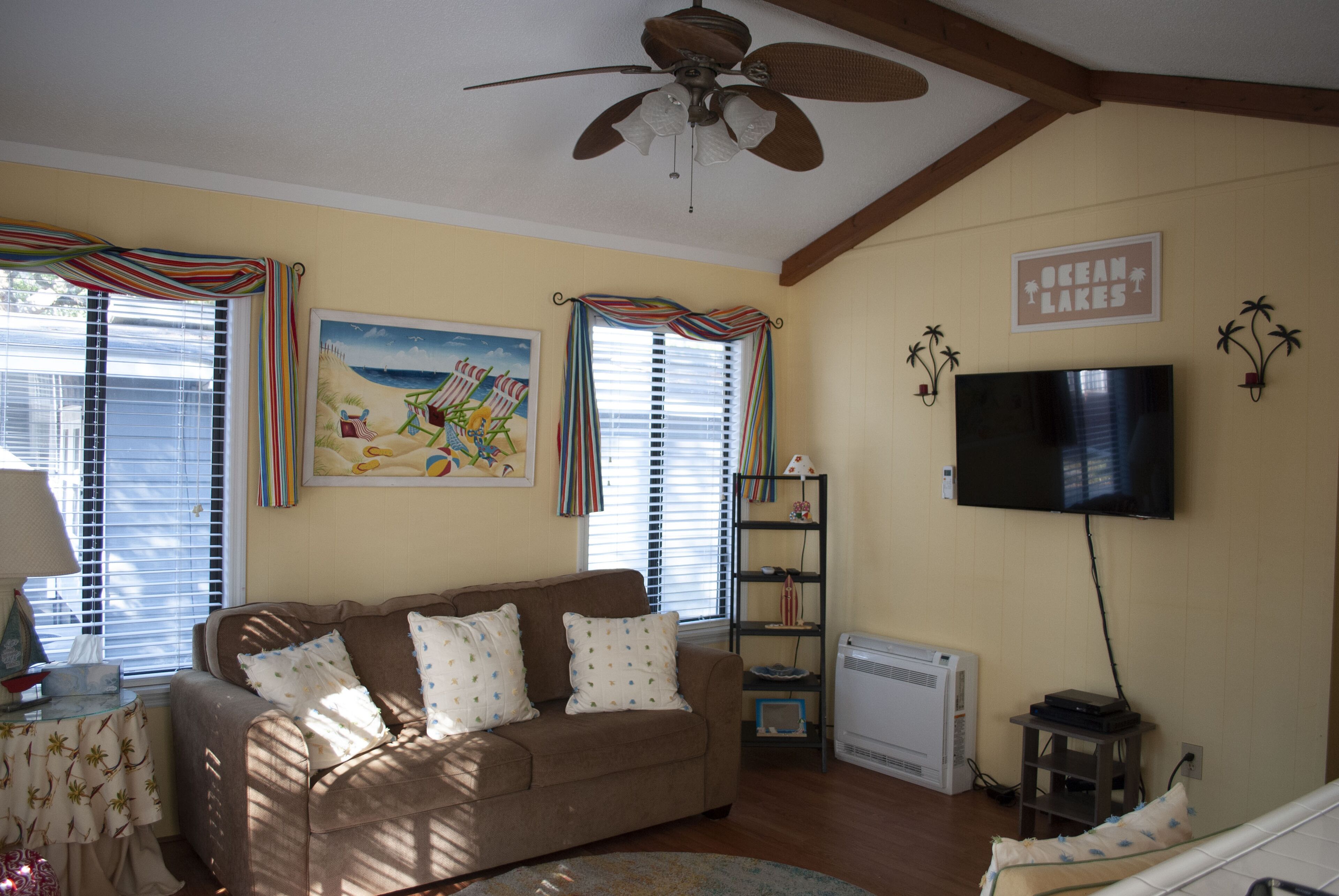 Κομψή εξοχική κατοικία 2 υπνοδωματίων στο Campground Ocean Lakes - Surfside Beach, SC