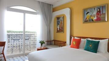 Quarto casal executivo | Frigobar, cofres nos quartos, individualmente decorados, escrivaninha
