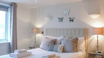 3 quartos, com decoração personalizada, com mobília individualizada