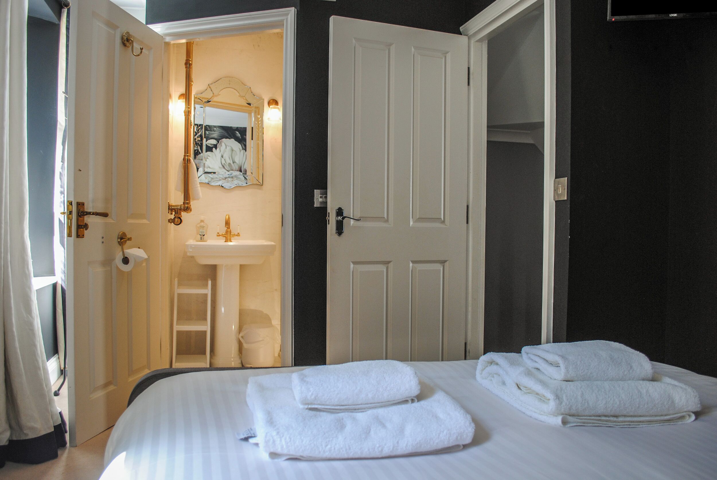 Casa de Campo | 4 quartos, com decoração personalizada, com mobília individualizada 