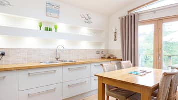 Casa de campo | Cozinha privada | Micro-ondas, cooktop, lava-louças, chaleira elétrica