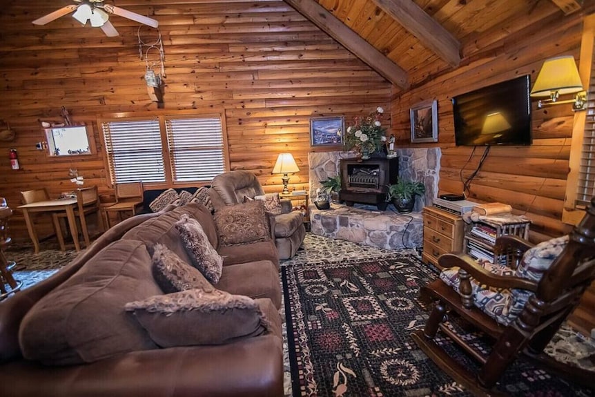 Cherokee Fiddle Family Cabin - Oklahoma