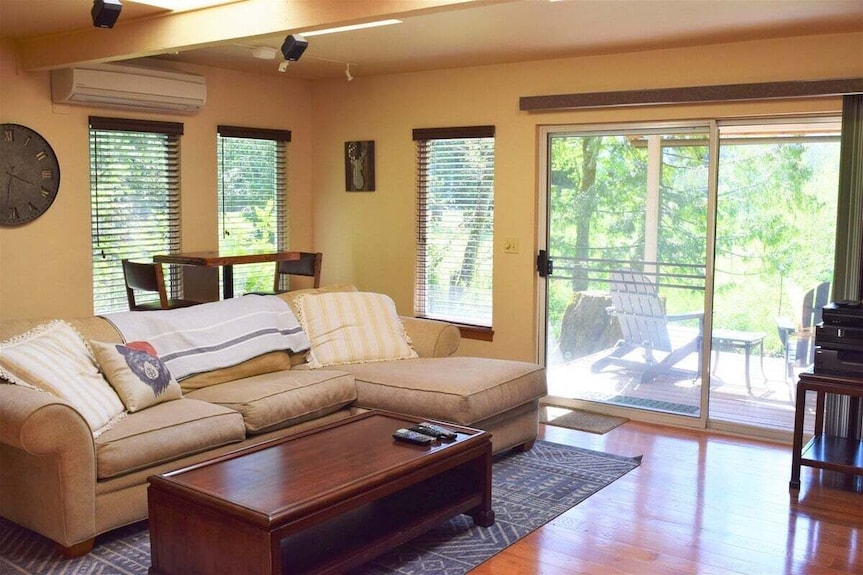 Cabin On The Creek | Hot Tub, Wifi, Fireplace - Packwood, WA