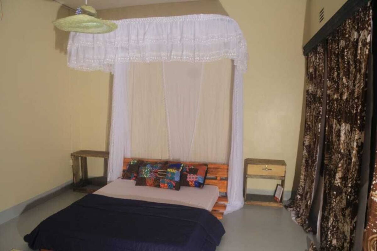 Quarto casal | Wi-Fi de cortesia, roupa de cama