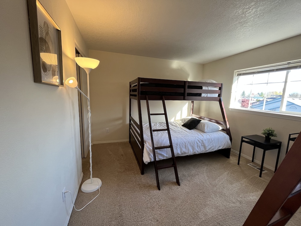 Cozy 4b House With Pool Table, Near Nike/intel, 10miles To Downtown Portland - Oregon