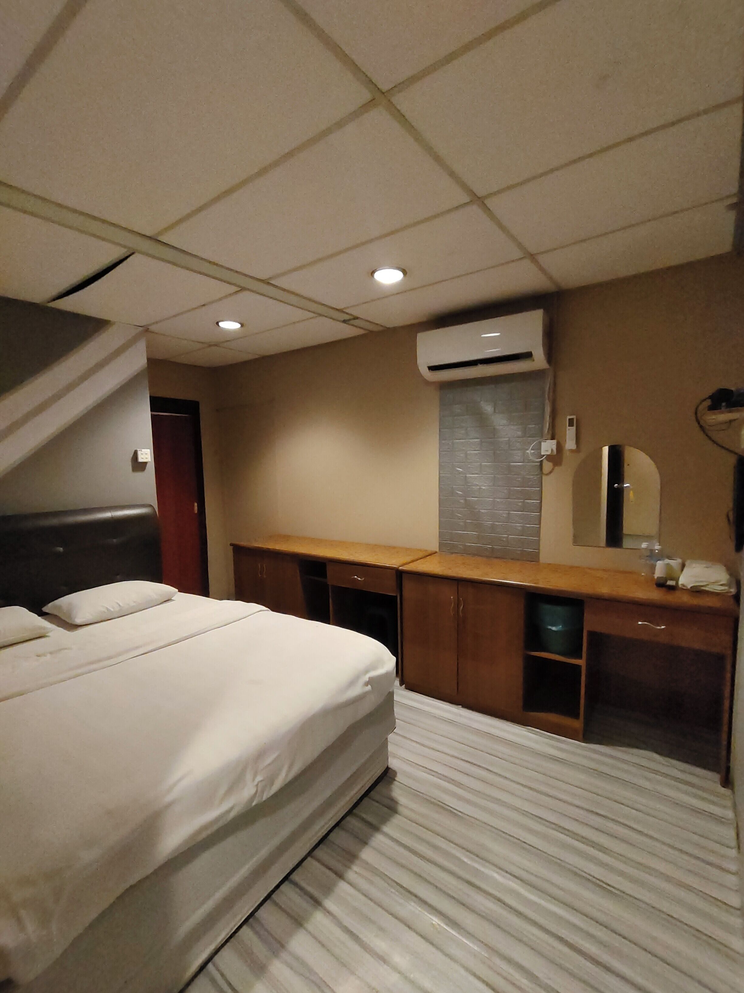 Quarto casal básico | Wi-Fi de cortesia