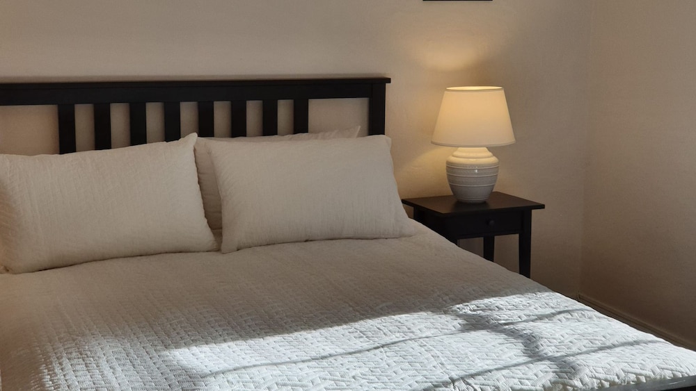 Redruth: Cottage Con 2 Camere Da Letto Situato A Wandiligong - Bright