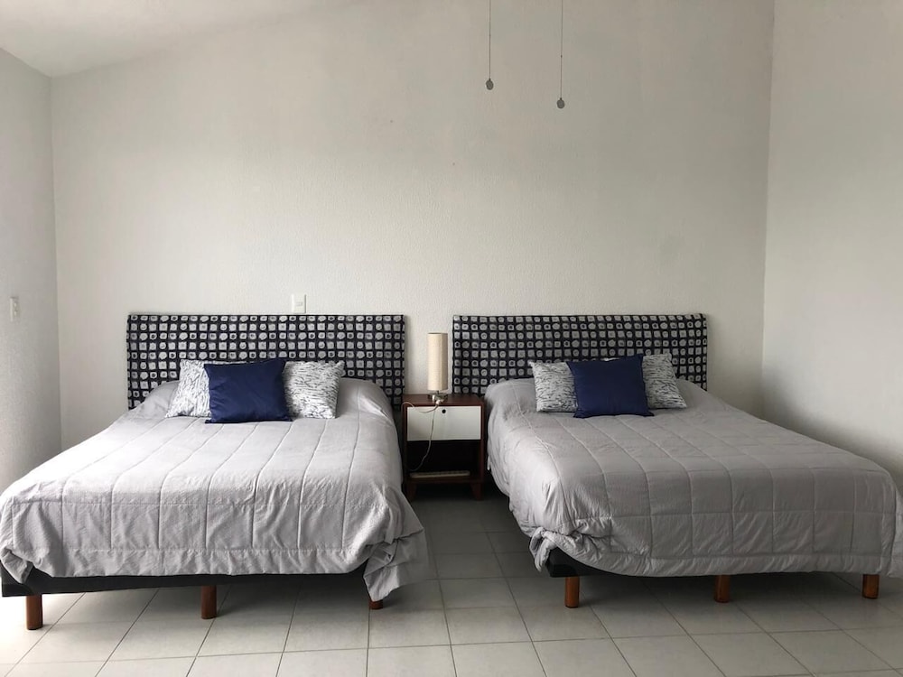 Encantadora Casa Con Jardín Privado Y Piscina Cerca De Cuernavaca En Xochitepec Morelos - Morelos
