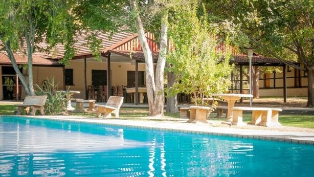 2 piscinas exteriores 