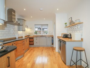 Casa de Campo | Cozinha privada | Um frigorífico, um micro-ondas, uma placa de cozinha