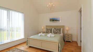 Casa de Campo | 4 quartos, com decoração personalizada, com mobília individualizada