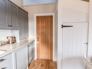 Casa de Campo | Cozinha privada | Um frigorífico, um micro-ondas, uma placa de cozinha