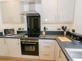 Casa de Campo | Cozinha privada | Uma chaleira elétrica, uma torradeira, uma cadeira de bebé 