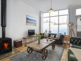 Televisor, leitor de DVD