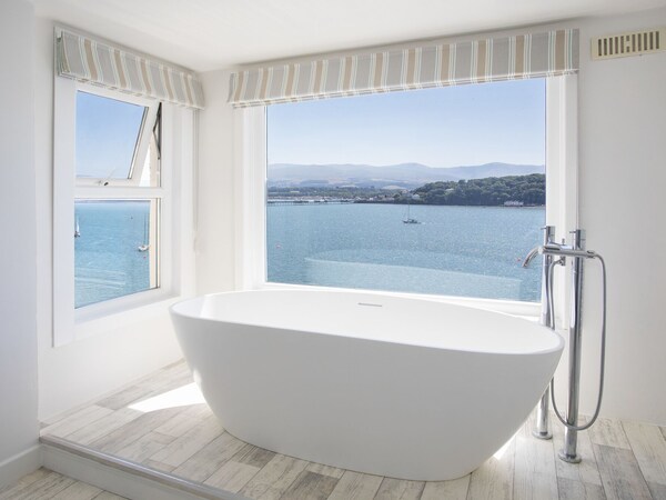 Glan Dwr Bach - Bangor, UK