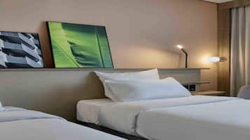 Quarto Twin Superior, 2 camas individuais | Minibar, cofre no quarto, Wi-fi grátis, roupa de cama fornecida