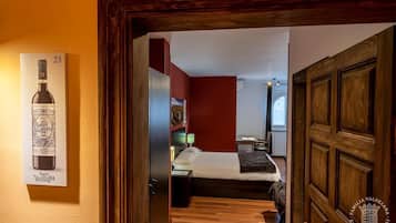 Secretária, Wi-fi grátis, roupa de cama fornecida