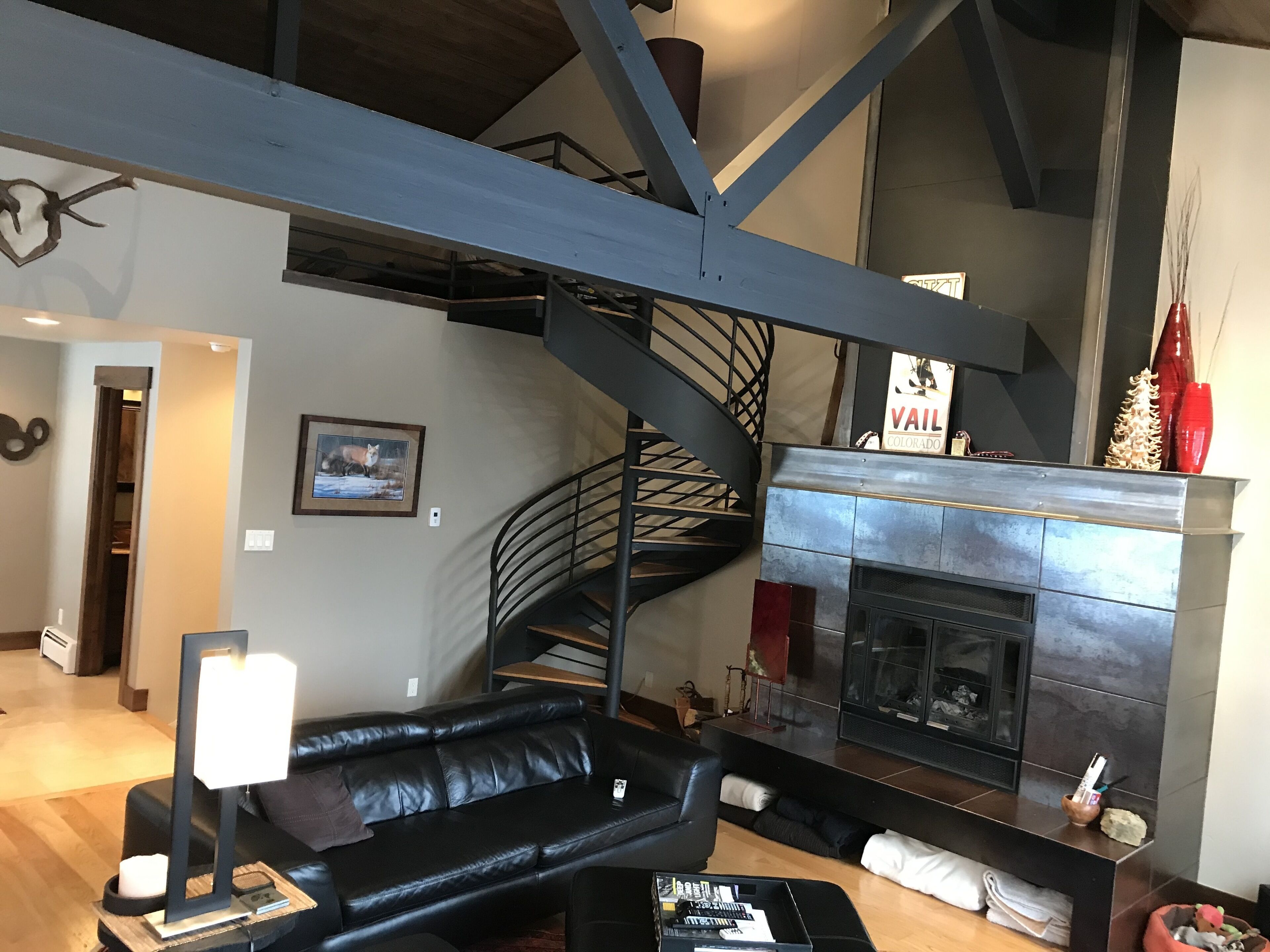 Beautiful Vail Home-close To Free Vail Bus, Skiing And Golf! - Vail, CO