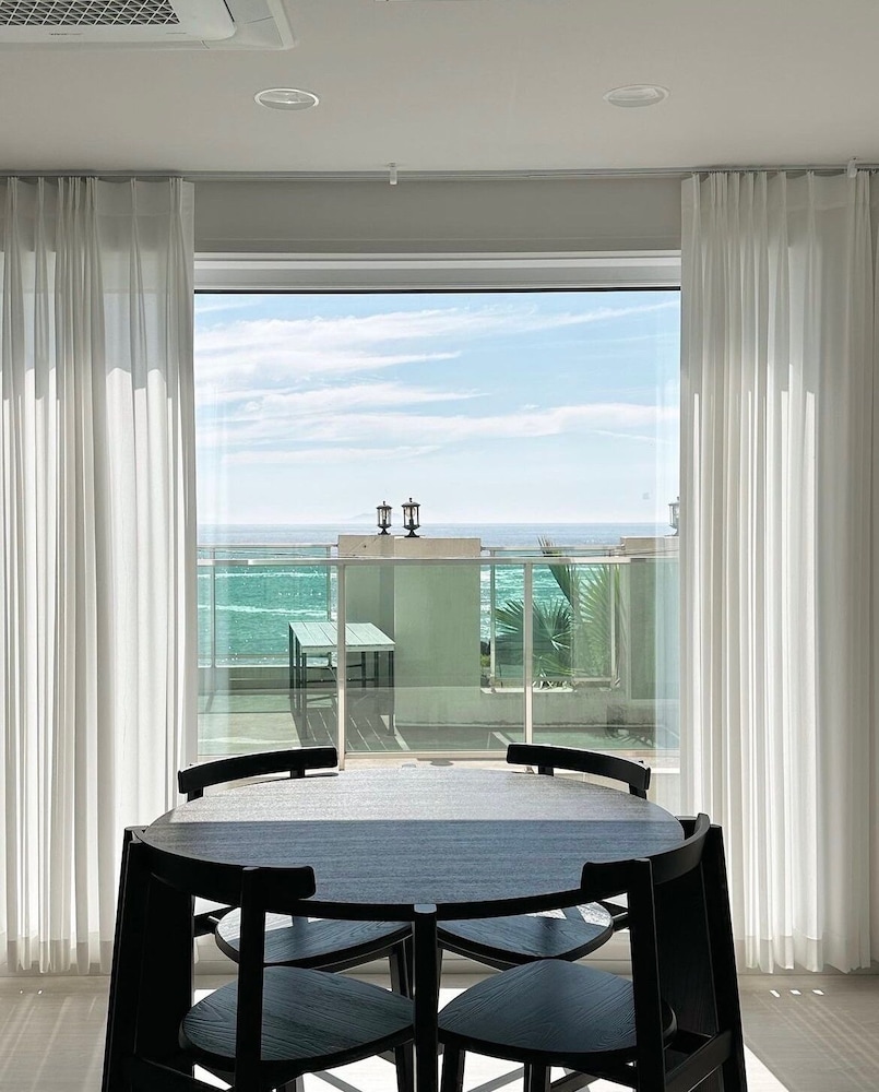 Lim Sea Side Poolvilla Pension - Namhae-gun