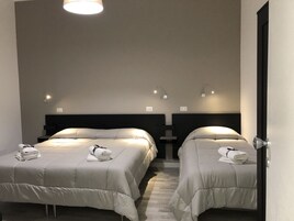 Quarto triplo | Wi-Fi de cortesia, roupa de cama