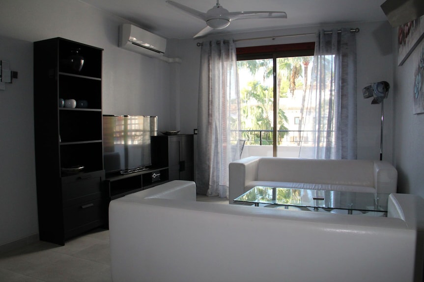 El Apartamento Perfecto En Villamartin Plaza Con Vistas Al Interior De La Plaza - Cabo Roig