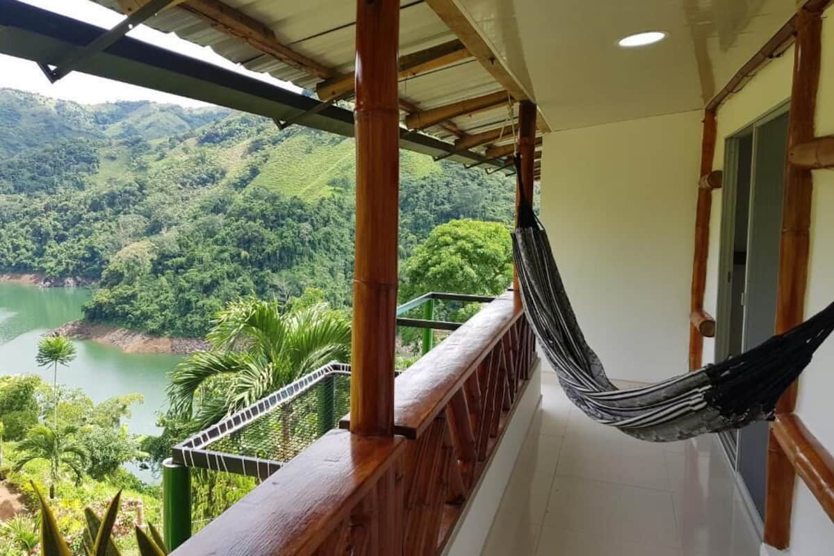 Panoramic Double Room (with TV) | Roupa hipoalergénica, Wi-fi grátis, roupa de cama fornecida