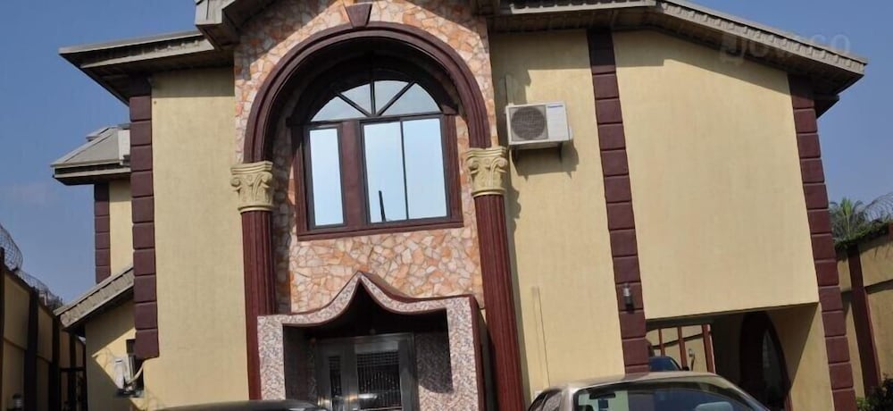 Twin Tower Hotel - Lagos