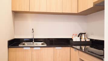 Quarto júnior | Cofres nos quartos, escrivaninha, cortinas blackout, Wi-Fi de cortesia
