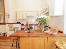 Casa de Campo | Cozinha privada | Uma máquina de lavar louça, uma chaleira elétrica, uma torradeira