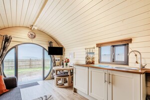 Casa de campo | Cozinha privada | Geladeira, micro-ondas, cooktop, chaleira elétrica