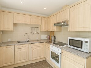 Casa de Campo | Cozinha privada | Um frigorífico, uma máquina de lavar louça, uma chaleira elétrica 