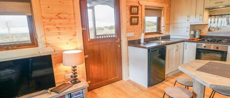 Casa de campo | Cozinha privada | Geladeira, talheres/pratos/utensílios de cozinha