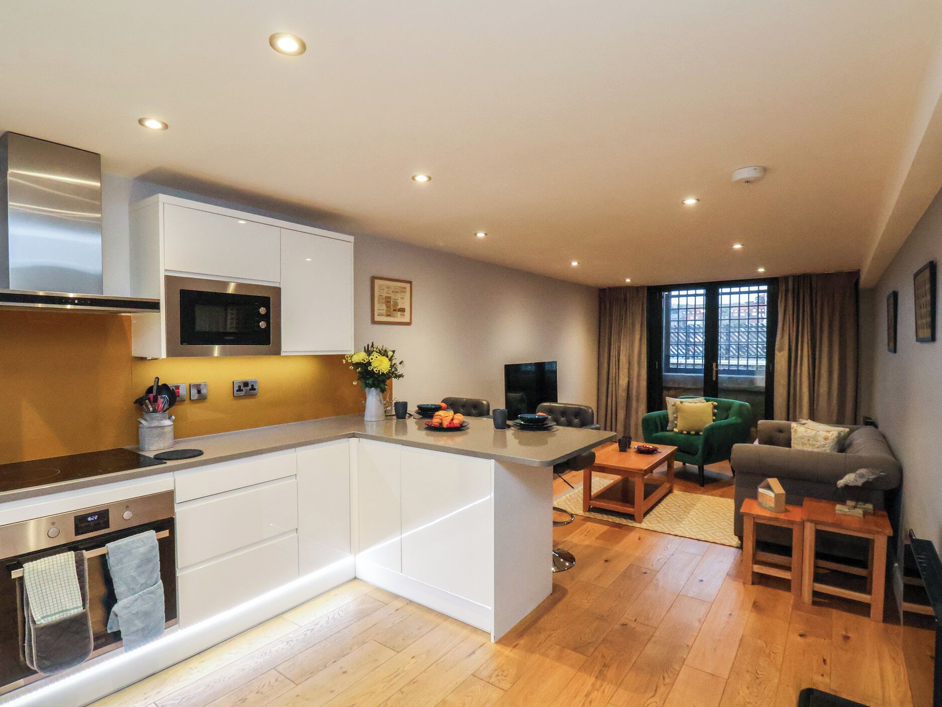 Casa de Campo | Cozinha privada | Um frigorífico, um micro-ondas, uma máquina de lavar louça 