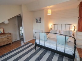 Casa de Campo | 3 quartos, com decoração personalizada, com mobília individualizada 