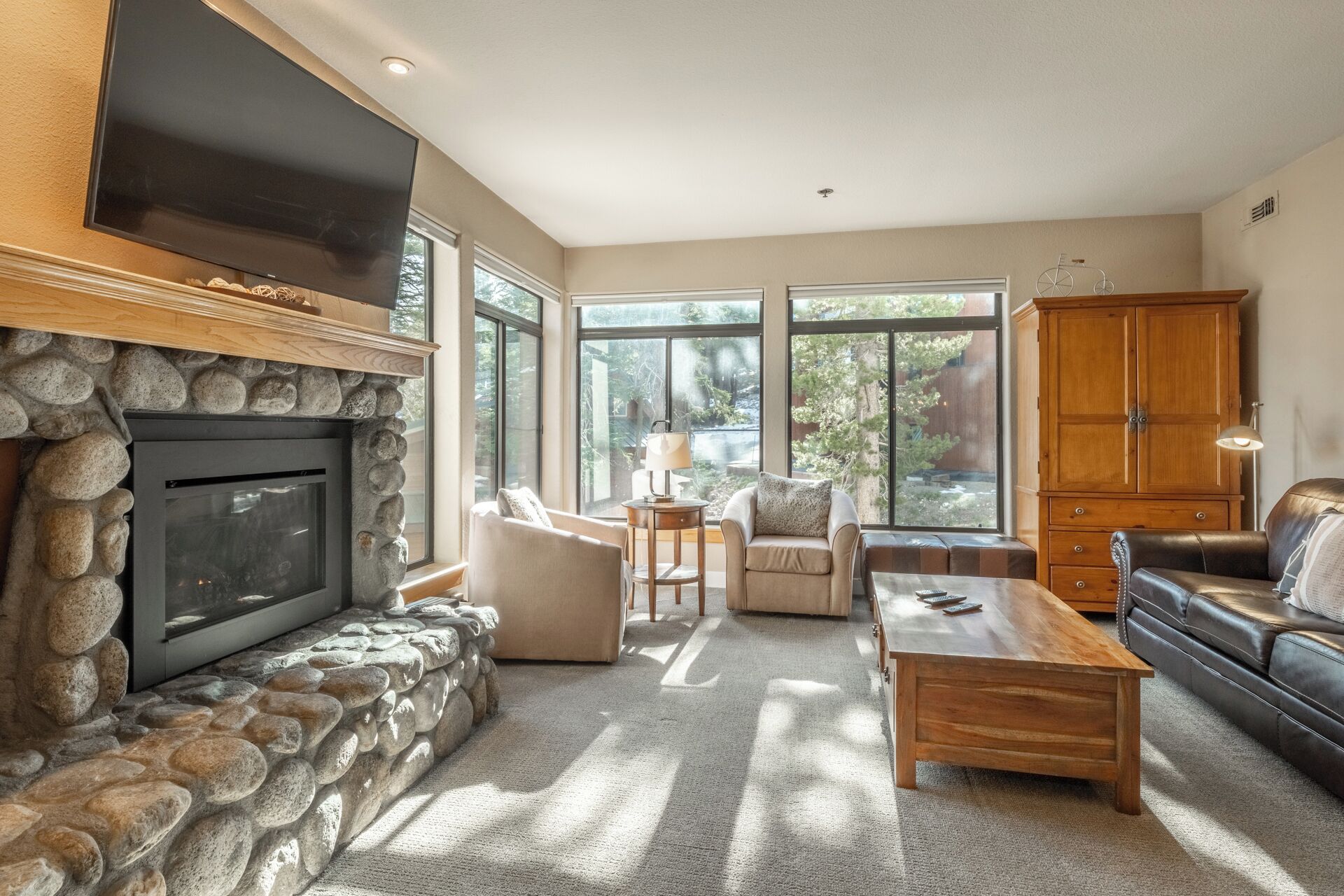 Silver Bear 32-close To Everything W/ In Unit Laundry & Underground Parking - Mammoth Lakes, CA