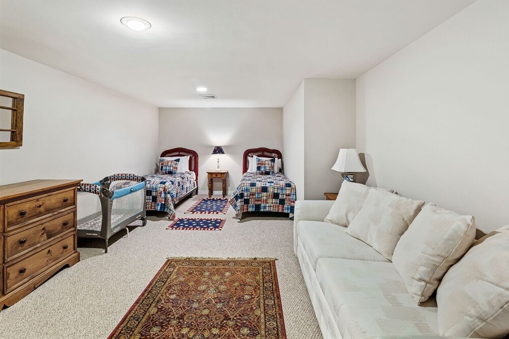 Topnotch Resort Home With Garage, Grill And Patio - Stowe, VT