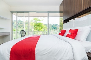 Suíte luxo | 1 quarto, escrivaninha, Wi-Fi de cortesia, roupa de cama
