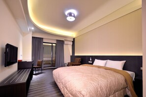 Edredons de pluma, escrivaninha, cortinas blackout, Wi-Fi de cortesia