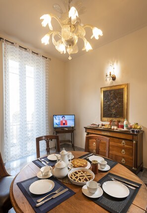 Café da manhã continental grátis todos os dias