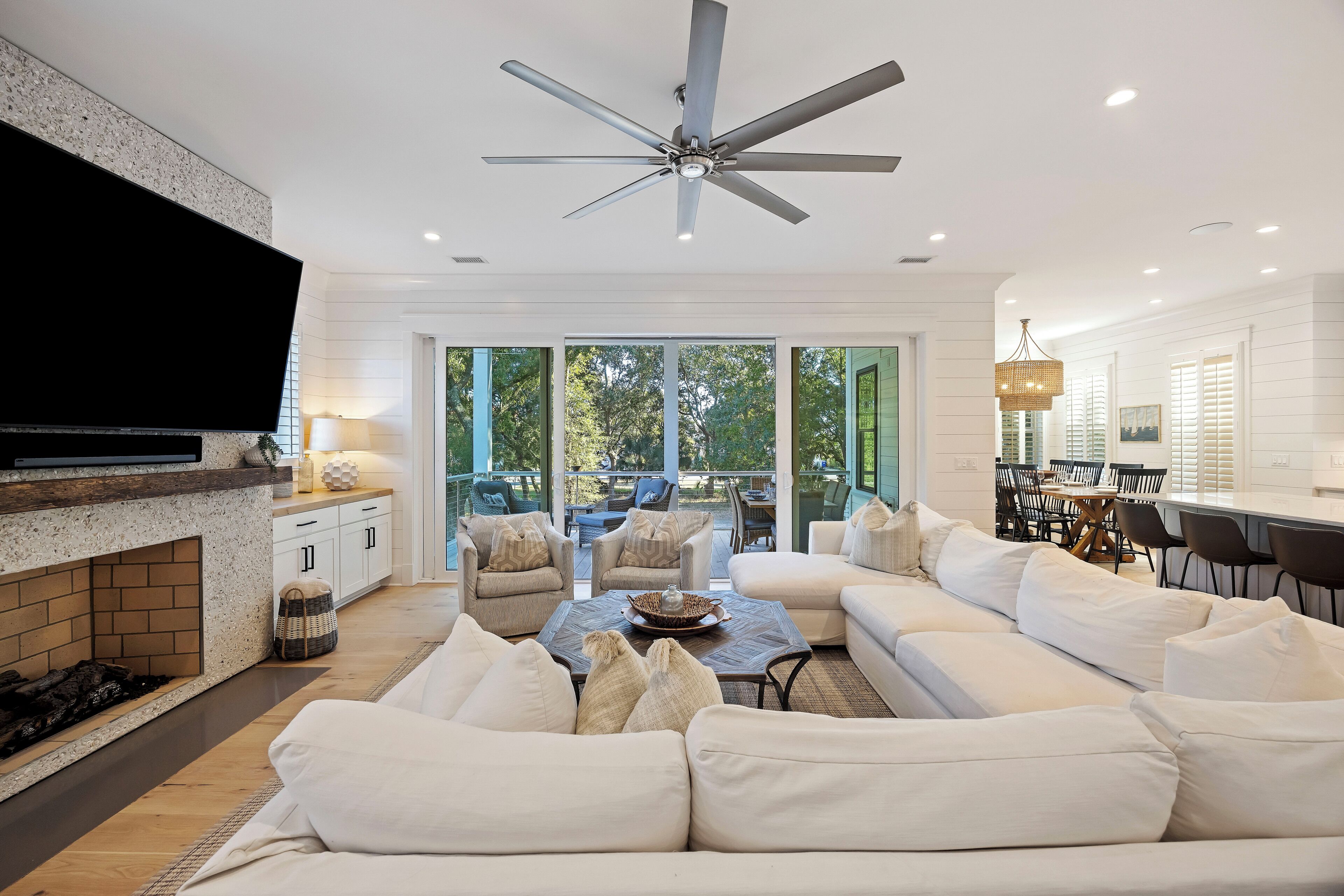 Beautiful Iop Retreat With Pool, Hot Tub, And Steps To Beach! - Mount Pleasant, SC