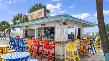 Apartamento em Condomínio Fechado, 1 cama king-size e sofá-cama (The Summit 531) | Terrenos do alojamento