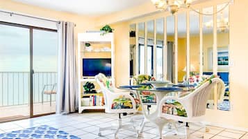 Apartamento em Condomínio Fechado, 1 cama king-size e sofá-cama (The Summit 1128) | Exterior