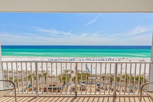 Condo, 1 cama King e sofá-cama (The Summit 816) | Fachada