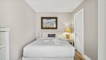 Apartamento em Condomínio Fechado, várias camas (Moondrifter 502) | 2 quartos, ferro/tábua de engomar, roupa de cama fornecida